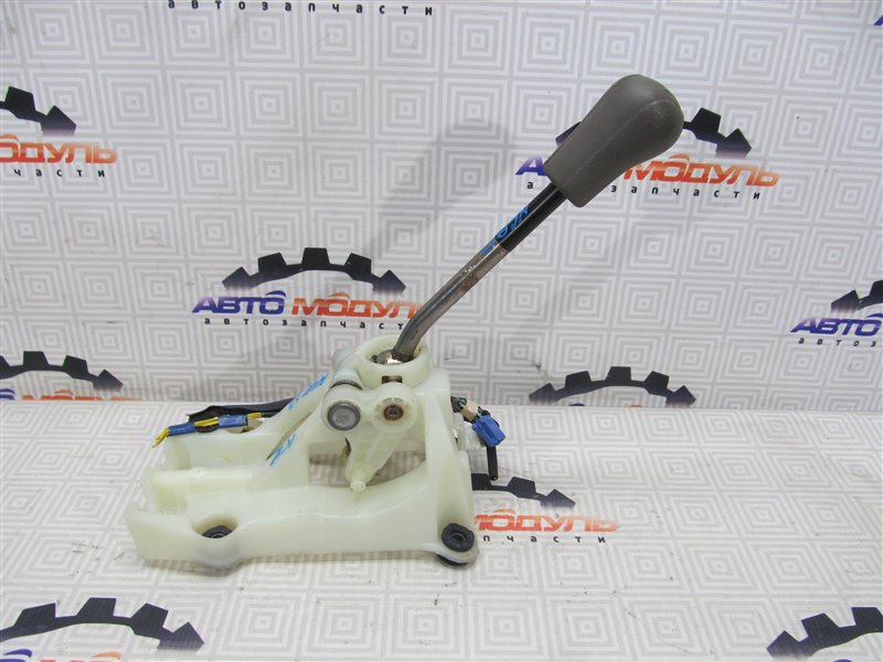 Селектор мкпп Toyota Platz NCP12-0326025 1NZ-FE 2003