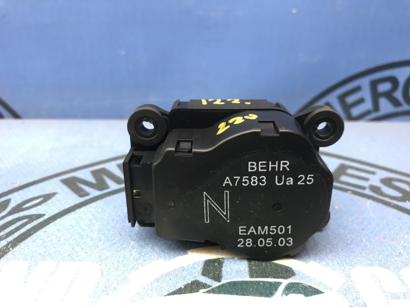 Моторчик заслонки печки Mercedes-Benz S-Class W220 113.960 5.0 ...