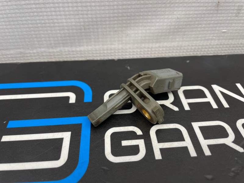 Датчик abs левый Porsche Cayenne 2005 955 M02.2Y 3.2 7L0927807B купить ...