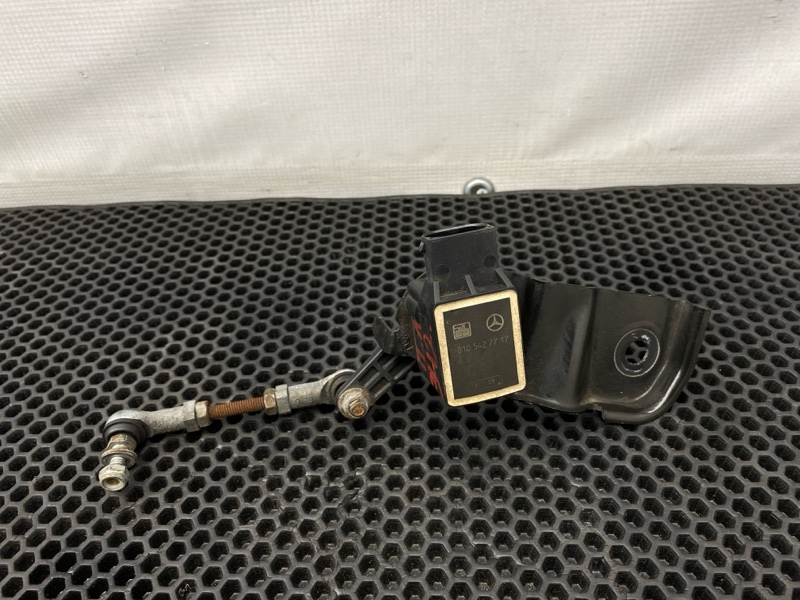 Датчик положения кузова левый передний Mercedes-Benz S-Class 2009 W221 ...