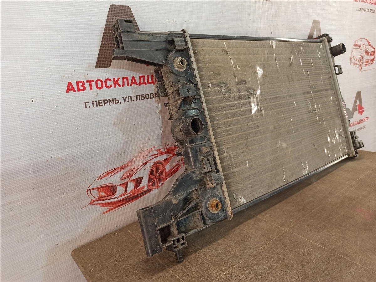 Радиатор охлаждения двигателя Chevrolet Cruze