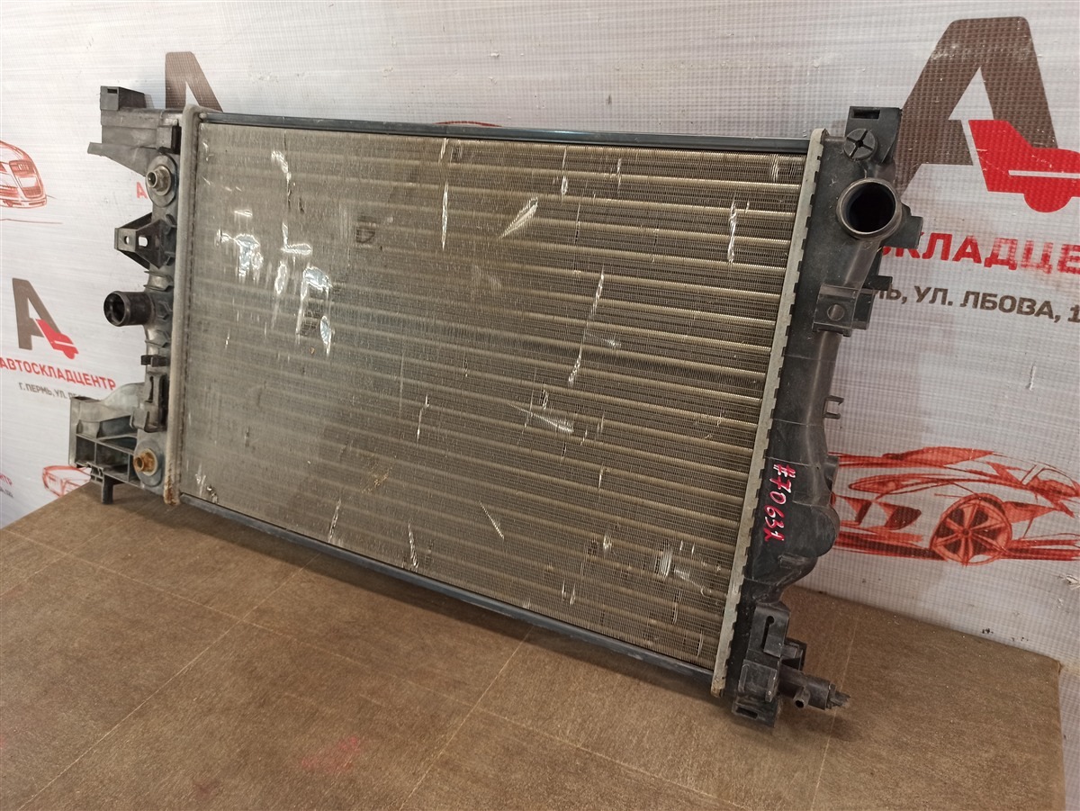 Радиатор охлаждения двигателя Chevrolet Cruze